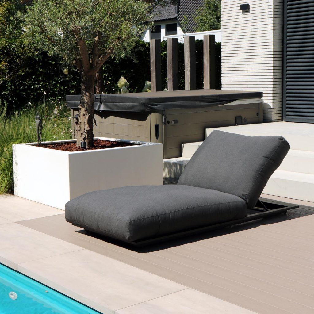 Flow. Loft daybed sooty kopen? | Latour Tuinmeubelen